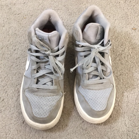 Nike | Shoes | Nike Girls Gray Leather Shoes Sz 65 Y Awesome | Poshmark